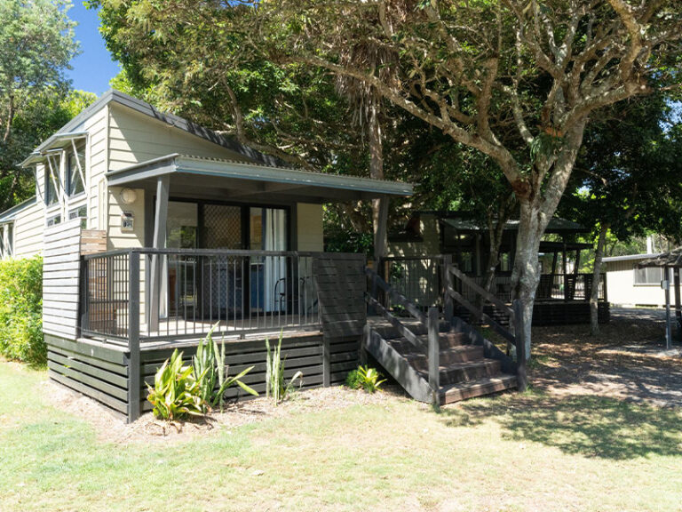 Cabins & Villas - Tiona Holiday Park