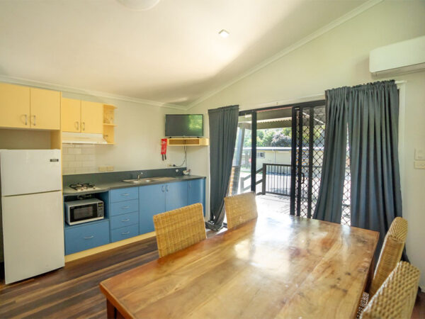 Cabins & Villas - Tiona Holiday Park