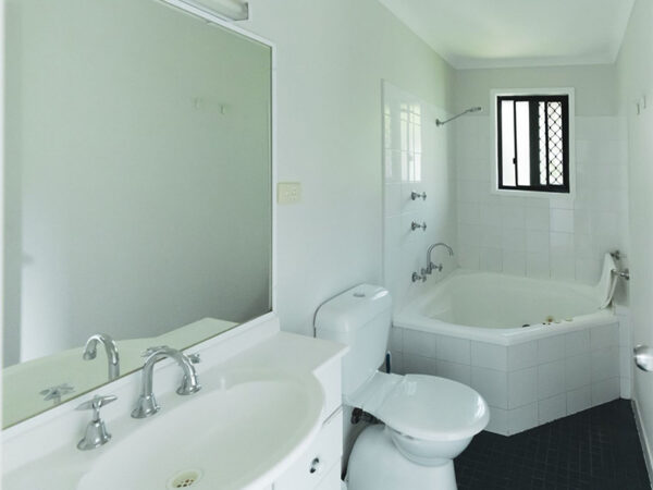 Cabins & Villas - Tiona Holiday Park